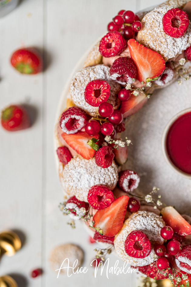 RECETTE COURONNE DE CHOUX AUX FRUITS ROUGES FAÇON PARIS-BREST - Alice ...